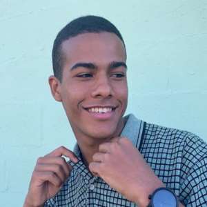 Lakota Johnson Birthday, Real Name, Age, Weight, Height, Family, Facts ...