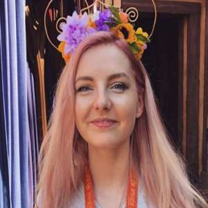 Lizzie (YouTuber) Birthday, Real Name, Age, Weight, Height, Family ...