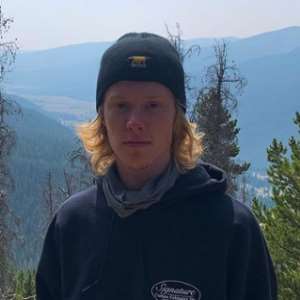 Jonah Riddle Birthday, Real Name, Age, Weight, Height, Family, Facts ...