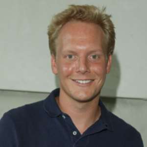 Jonathan Torrens Birthday, Real Name, Age, Weight, Height, Family ...