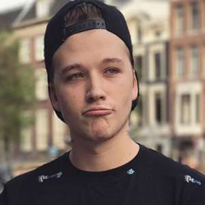 Mike Fox Birthday, Real Name, Age, Weight, Height, Family, Facts ...