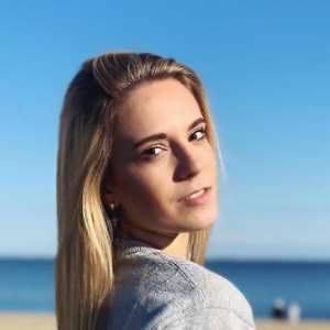 Chloe Madlinger Birthday, Real Name, Age, Weight, Height, Family, Facts ...