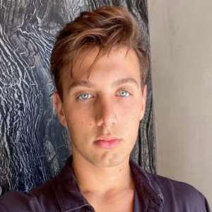 Shea Durazzo Birthday, Real Name, Age, Weight, Height, Family, Facts ...