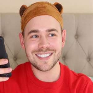 Jake Jamie Ward Birthday, Real Name, Age, Weight, Height, Family, Facts ...