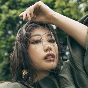 Emi Wong Birthday, Real Name, Age, Weight, Height, Family, Facts, Dress ...