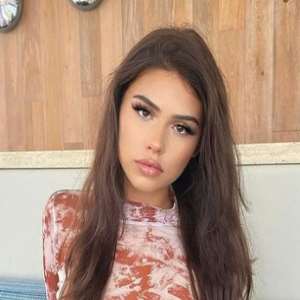 Leah Halton Birthday, Real Name, Age, Weight, Height, Family, Facts ...