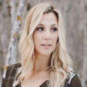 Lindsey Bell (YouTuber) Birthday, Real Name, Age, Weight, Height ...