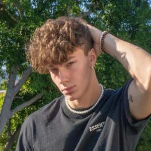 Christian Plourde Birthday, Real Name, Age, Weight, Height, Family ...