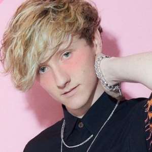 Rory Webley Birthday, Real Name, Age, Weight, Height, Family, Facts ...