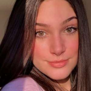 Allison Beck Birthday, Real Name, Age, Weight, Height, Family, Facts ...