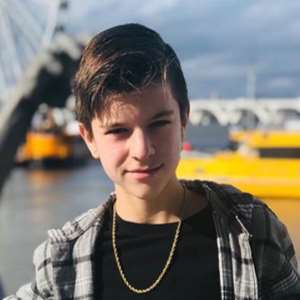 Jason Stacks Birthday, Real Name, Age, Weight, Height, Family, Facts ...