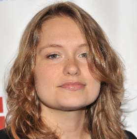 Merritt Wever Birthday, Real Name, Age, Weight, Height, Family, Facts ...