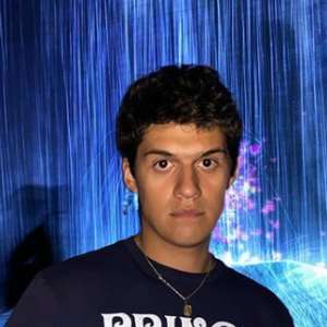 Omar Apollo Birthday, Real Name, Age, Weight, Height, Family, Facts ...