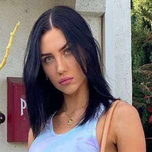 Sydney Carlson Birthday, Real Name, Age, Weight, Height, Family, Facts ...