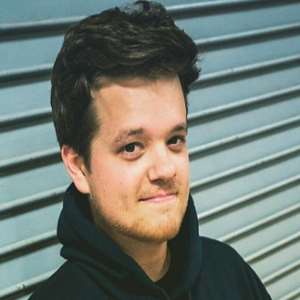 Casey Bechler Birthday, Real Name, Age, Weight, Height, Family, Facts ...