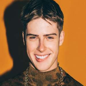 Blake Gray Birthday, Real Name, Age, Weight, Height, Family, Facts ...