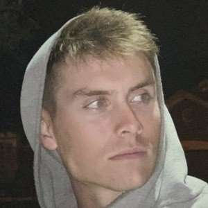 Josh Fleming Birthday, Real Name, Age, Weight, Height, Family, Facts ...