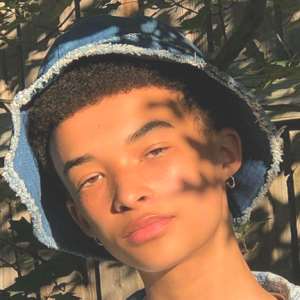 Ashton Ray Birthday, Real Name, Age, Weight, Height, Family, Facts ...