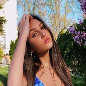 Chloe Weinstein Birthday, Real Name, Age, Weight, Height, Family, Facts ...