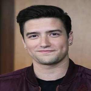 Logan Henderson Birthday, Real Name, Age, Weight, Height, Family, Facts ...