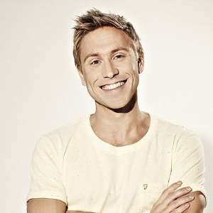 Russell Howard Birthday, Real Name, Age, Weight, Height, Family, Facts ...