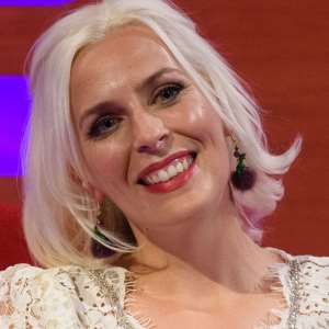 Sara Pascoe Birthday, Real Name, Age, Weight, Height, Family, Facts ...