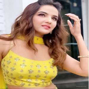 Jasmin Bhasin Birthday, Real Name, Age, Weight, Height, Family, Facts ...