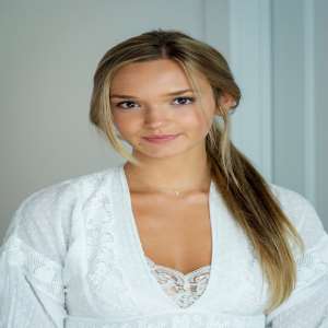 Lilah Pate Birthday, Real Name, Age, Weight, Height, Family, Facts ...