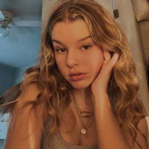 Lainey Cook Birthday, Real Name, Age, Weight, Height, Family, Facts ...