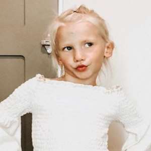 PresLee Grace Nelson Birthday, Real Name, Age, Weight, Height, Family ...