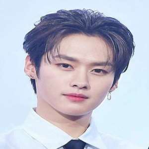 Lee Know Birthday, Real Name, Age, Weight, Height, Family, Facts ...