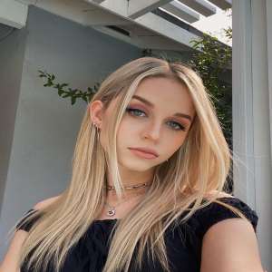 Kay Cook Birthday, Real Name, Age, Weight, Height, Family, Facts, Dress ...