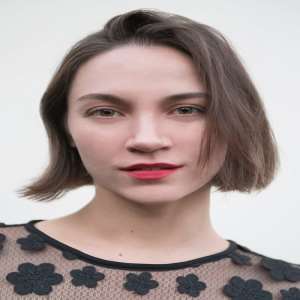 Sydney Lemmon Birthday, Real Name, Age, Weight, Height, Family, Facts ...