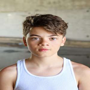 Brecken Merrill Birthday, Real Name, Age, Weight, Height, Family, Facts ...