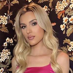 Emma Jonnz Birthday, Real Name, Age, Weight, Height, Family, Facts ...