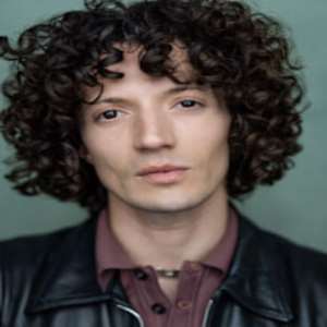 Lee Bridgman Birthday, Real Name, Age, Weight, Height, Family, Facts ...