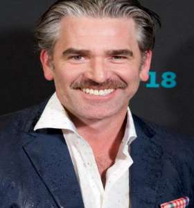 Matt Walton Birthday, Real Name, Age, Weight, Height, Family, Facts ...