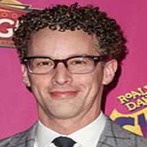 Noah Weisberg Birthday, Real Name, Age, Weight, Height, Family, Facts ...