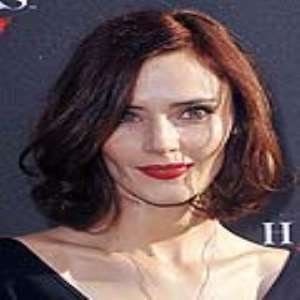 Rebecca Calder Birthday, Real Name, Age, Weight, Height, Family, Facts ...