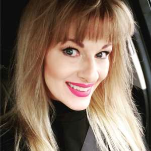 Eliska Hahn Birthday, Real Name, Age, Weight, Height, Family, Facts ...