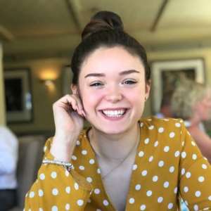 Savannah Baker Birthday, Real Name, Age, Weight, Height, Family, Facts ...