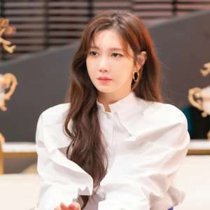 Lee Ji-ah Birthday, Real Name, Age, Weight, Height, Family, Facts ...