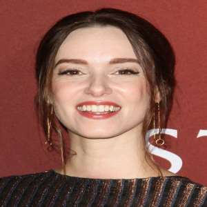 Alex Essoe Birthday, Real Name, Age, Weight, Height, Family, Facts ...