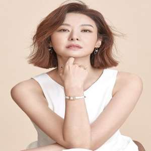 Song Seon-mi Birthday, Real Name, Age, Weight, Height, Family, Facts ...