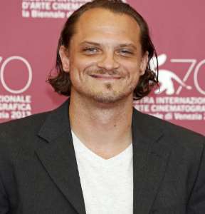 Ronnie Gene Blevins Birthday, Real Name, Age, Weight, Height, Family ...