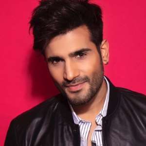 Karan Tacker Birthday, Real Name, Age, Weight, Height, Family, Facts ...
