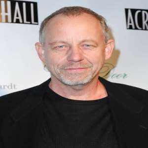 Brad Greenquist Birthday, Real Name, Age, Weight, Height, Family, Facts ...