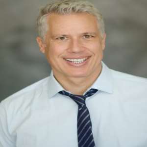 Jonathan Bray Birthday, Real Name, Age, Weight, Height, Family, Facts ...