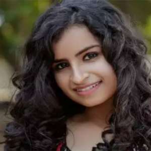 Sivaangi Krishnakumar Birthday, Real Name, Age, Weight, Height, Family ...