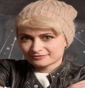 Halyna Hutchins Birthday, Real Name, Age, Weight, Height, Family, Facts ...